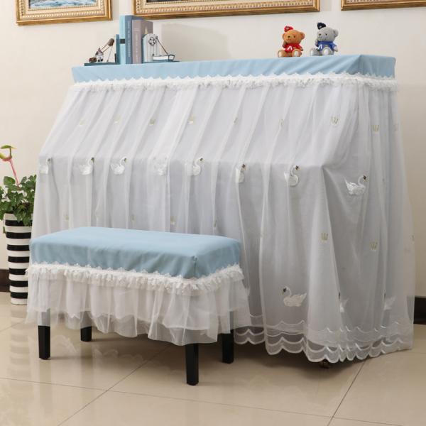 【素材】ポリエステル　【サイズ】 ピアノカバー 約横153*幅34*高さ120cm  国内外のアップライトピアノのフルカバーとしてご使用頂けます。ほとんどのサイズのピアノに適合します。【耐久性】丈夫で軽い素材で、洗いやすく、耐久性があり。「...