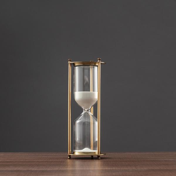 【カラー】第一枚画像通り【サイズ】 約8*21cm（時間約：30分）【素材】：合金と砂【砂時計グッドタイム管理ツール】 ：サンドタイマー子供さんのテスト勉強の時間を計ったり、歯磨きの時間を親子で一緒に計ったり、子供に時間を意識させること使っ...