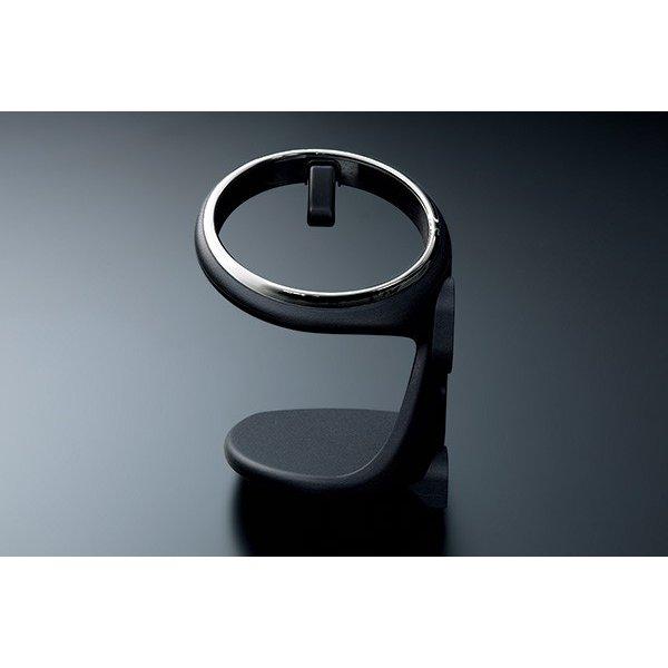 ドライバーが手を伸ばせば自然にドリンクに手が届く配置。使用しない時は取り外し可能。取付位置：助手席側※助手席に乗車する際は、ドリンクホルダーを取り外してください。※チャイルドシートを装着する場合は取り外してください。適用車両　型式：JW5　...