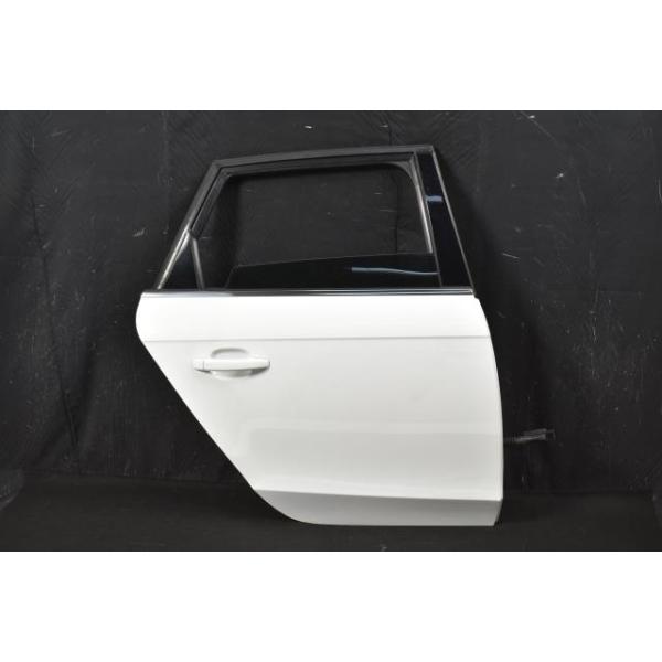 **** 商品説明を必ずご確認ください ****部品管理番号：240401000413300部品メーカー：SOLIVER部品名：右RドアASSY部品メーカー品番：M40A部品区分：リサイクル品車名：アウディ A4車両タイプ名：ステーションワ...