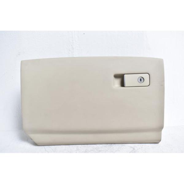 **** 商品説明を必ずご確認ください ****部品管理番号：241107002170210メーカー純正品番：68500-4GA2B部品名：グローブBOXメーカー代替品番：68500-4GA0B部品区分：リサイクル品車名：スカイライン車両タ...