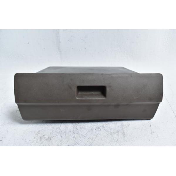 **** 商品説明を必ずご確認ください ****部品管理番号：250912004370210メーカー純正品番：66401-679-030部品名：グローブBOX部品区分：リサイクル品車名：アクティ車両タイプ名：ケイトラック通称型式：TC認定型...