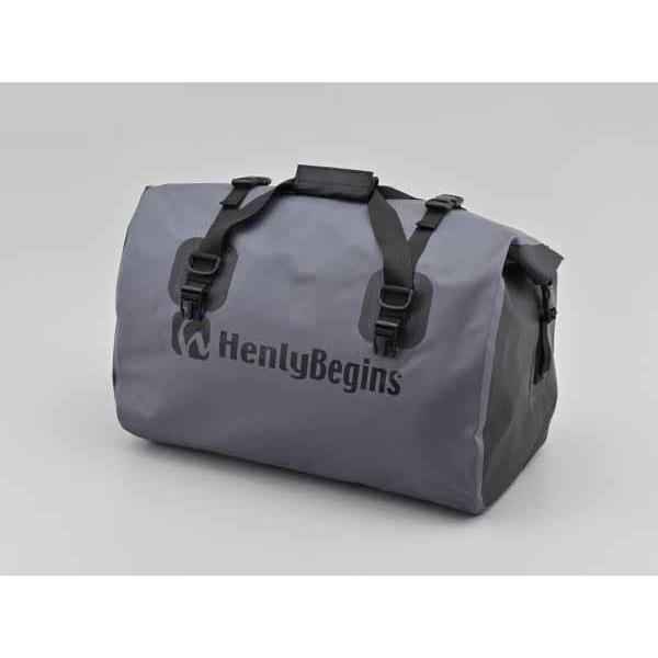 出し入れ口は防水性の高いロールトップ、縫い目の無いシームレス高周波熱圧着で水の侵入を防ぎます。付属の固定ベルトで車体装着が可能。・カラー：グレー・容量：60L・最大積載重量：14kg・サイズ：H350×W550×D330（mm）・本体重量（...