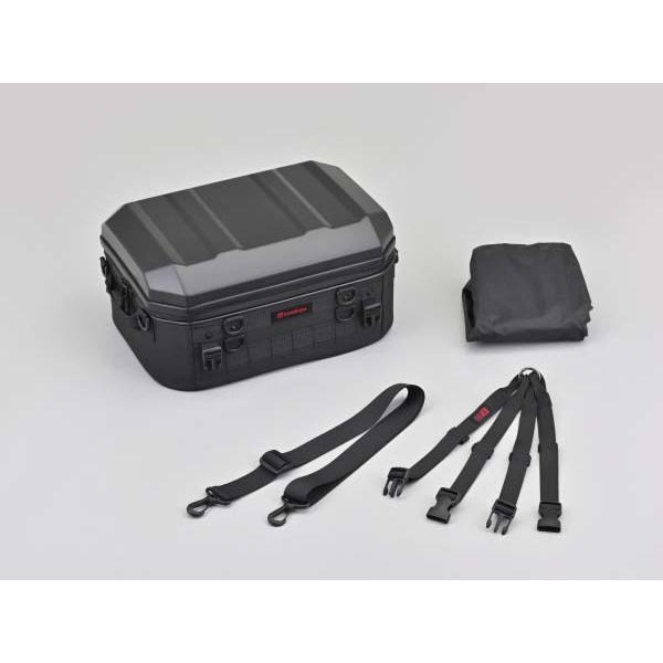 シンプルなデザインのシェルは軽量ながら十分な強度を確保。バッグ部分は頑丈な芯材や変形防止の連結ベルトなどで美しいフォルムを保つHenlyBeginsバッグのデザインを踏襲。使い勝手のいいパルステープには後付けでポーチ等が装着可能です。バッグ...