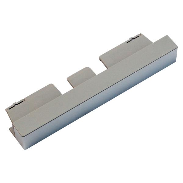 ビルトインコンロの手前操作部分の左右の隙間を埋める為の部品です。適用機種RB38AWA1RAL，RB38AWA1RAR，RB78AWA1RAL