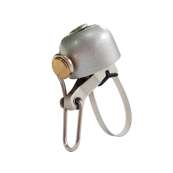 カラー：シルバー商品サイズ：高さ22mm×φ30 取り付けバンド大小各1本 大：長さ約121mm(30〜36mmのハンドル用) 小：長さ約92mm(22〜26mmのハンドル用)単位：1個セット内容/付属品：ベル本体×1個、 固定ベルト×2本...