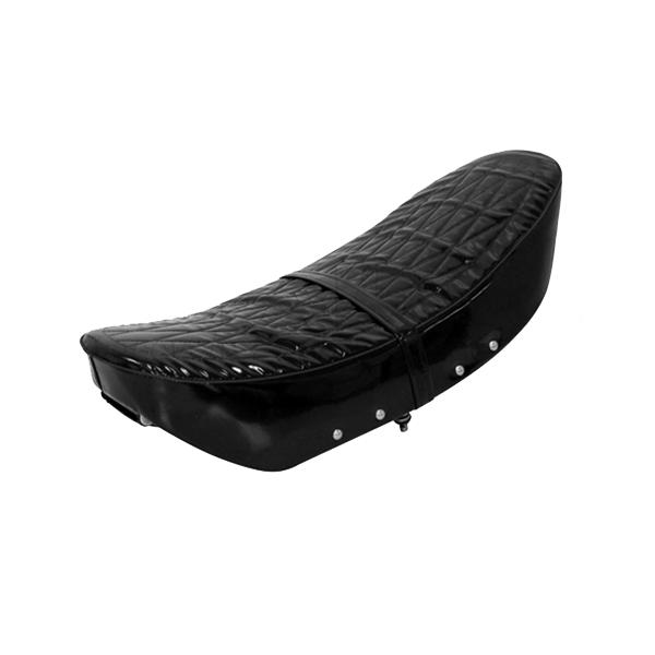 メーカー品番：ca0694適合車種：ダックスカラー：ブラックタイプ：シート商品サイズ：シートサイズ：最大縦幅約610mm 最大横幅約260mm単位：1個セット内容/付属品：6V用ステー付