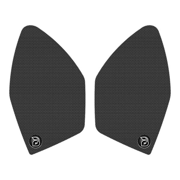 メーカー品番：PATB347適合車種：隼(ハヤブサ)[2021-]カラー：ブラックセット内容/付属品：取付キット付属 取り付けに便利なクリーニングクロス、脱脂用アルコールシート、気泡の混入を防ぎ、きれいに仕上げるスキージがセットになっています。