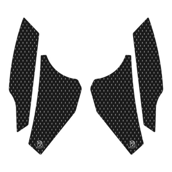 メーカー品番：PATX107適合車種：ヴェルシス1000[2019-]カラー：ブラックセット内容/付属品：取付キット付属 取り付けに便利なクリーニングクロス、脱脂用アルコールシート、気泡の混入を防ぎ、きれいに仕上げるスキージがセットになって...