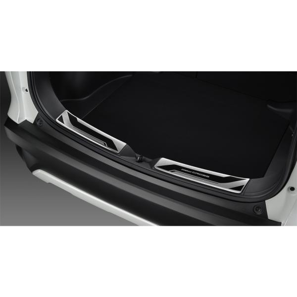 【適合車種】■車種名：トヨタ カローラクロス TOYOTA COROLLA CROSS■適合グレード：全グレード■適合年式：2021年9月〜現行モデル【商品内容】■セット内容：トヨタ海外純正 カローラクロス専用 バックドアスカッフプレート ...