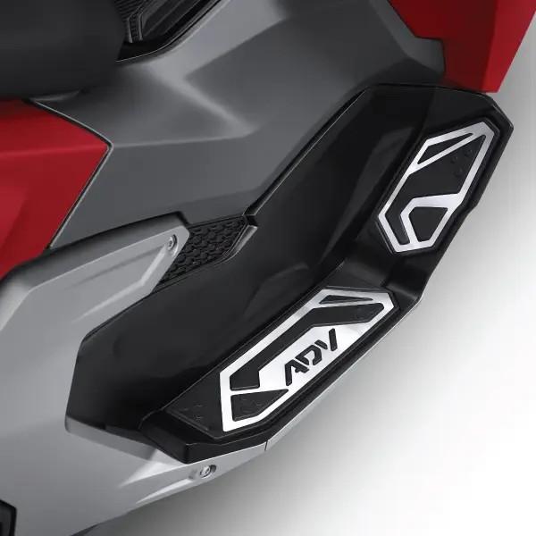 【適合車種】■車種名：HONDA ホンダ ADV160■適合年式：ADV160 【8BK-KF54 2023年1月〜】【商品内容】■セット内容：ホンダ 純正 ADV160 フロアパネル 1セット （左右各1枚）■カラー：ブラック x シルバ...