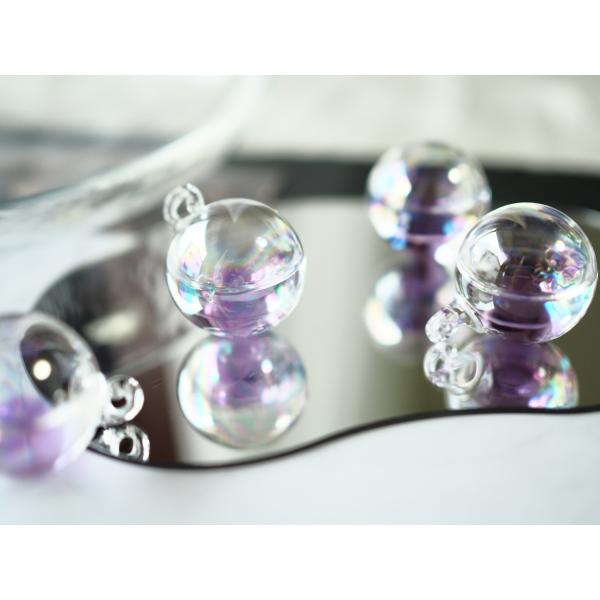 商品名：水入りガラス玉　しゃぼん玉　25mm　ガラスドーム　4個入り　大ぶりチャーム　ペンダント　 オーロラ 紫　パープル　シャボン玉素材：ガラスサイズ：25mm　4個※購入前に必ずお読みくださいこちらのパーツは海外からの輸入製品となります...