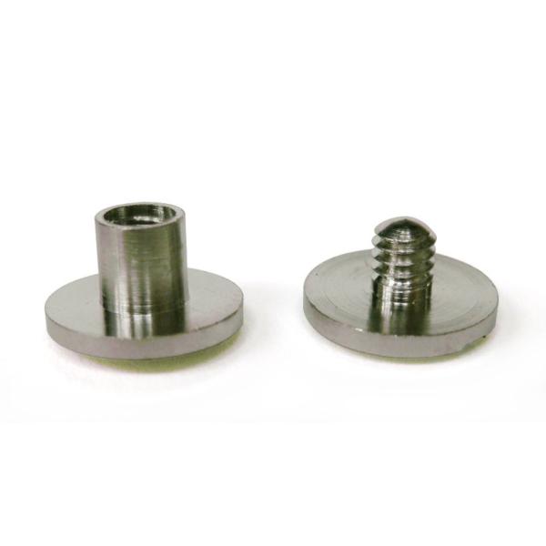 頭の直径9mm、軸径4mm、足の長さが4mm。 紙見本や布見本、また簡単な１ケ所止めの冊子を作る際にお使いください。