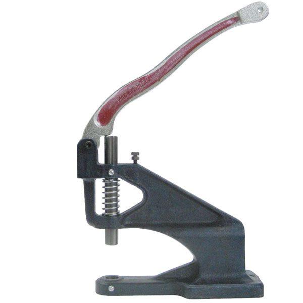 懐アームが11cmと深いので、大きめの布や革やシートにカシメやハトメやホック金具を取付ける際に便利です。本体は約巾26cm×高さ23cm×奥行き9cmとなっており、比較的コンパクトで、保管に場所をとりません。 （ただしレバーをつけると、上述...