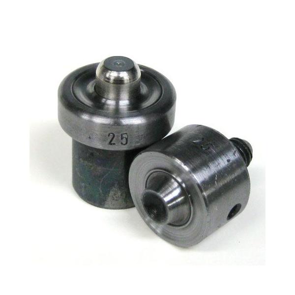 10mm径のハトメ「アイレット25」をハンドプレス機で打つための治具パーツとなります。お持ちのハンドプレス機にとりつけて、アイレット25（#25ハトメ）を取付けることができます。裏面は「アイレットリング」と呼ばれるきれいなドーナッツ上のリン...