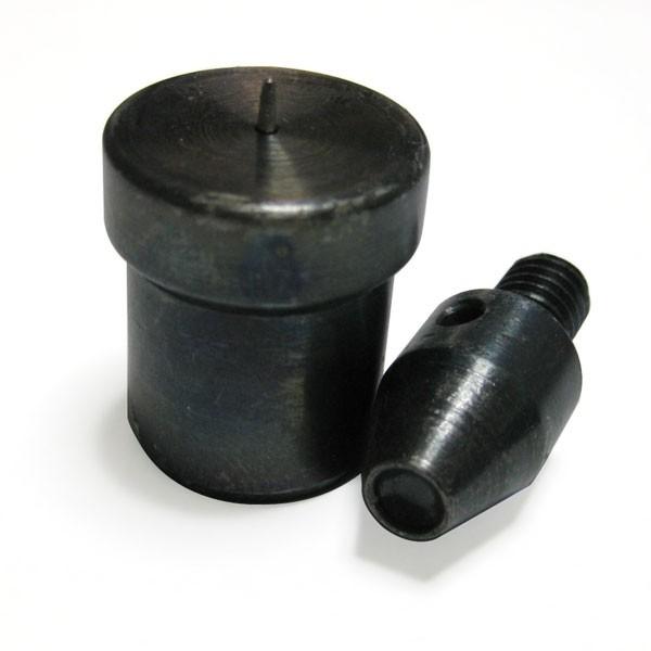 直径4.6mmの極小サイズの玉カシメ（玉飾り）をハンドプレス機で取り付けるための治具です。金属製の装飾スタッズのうち、カシメ式で取り付けるものはガッチリ固定できますが、取付けに少々時間がかかります。本製品はハンドプレス機に取付けて、静かに安...