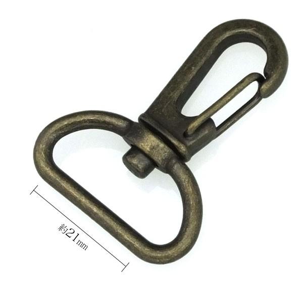 紐通しの部分が幅21mm対応になっているナスカンです。接続部分が回転リングになっておりアクセサリー金具、キーホルダー雑貨にお使いいただけます！