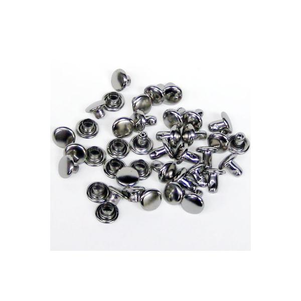 頭(メス)の直径6mm、足(オス)8mmの真鍮製の小カシメの足並です。真鍮製。両面タイプ。つけた革や布の裏側が、表と同じように綺麗に仕上ります。足軸径2.5mm。革や布の厚みが厚み5mm程度のものにお使いください。6mm以上の場合は足長タイ...