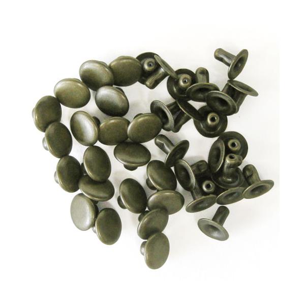 直径7mm片面カシメです。足の長さが短めなので、薄手の革や布にお勧め。真鍮製の本体に鍍金をかけて、シルバー、ブラック、アンティークの3色をご用意しました。ゴールド色は真鍮そのものの色を生かしたキリンス処理によるものです。製造加工すべて日本国...