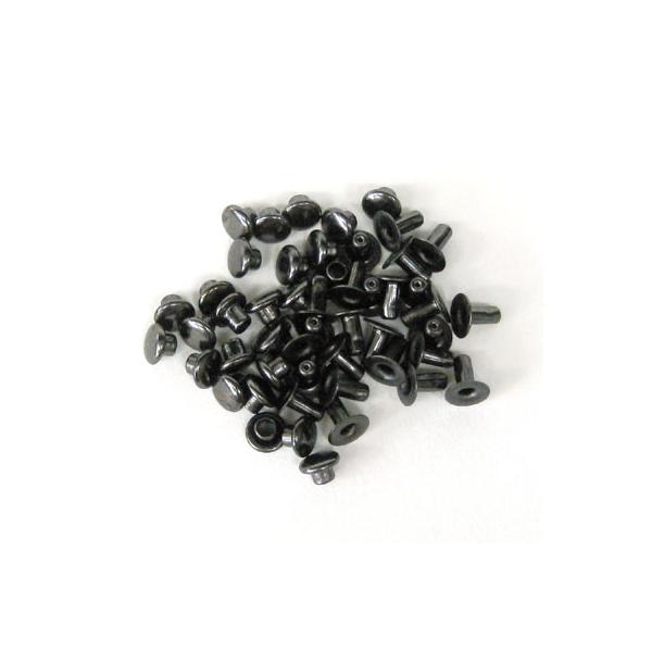 取付けた後の表面にでる丸釦の直径が約4.6mmになる「特小カシメ」です。カシメの足(オス)の長さは約5mmありますので、取付ける対象の厚みは合計3mm以下のものにお勧めしています。片面カシメですので、裏面は平たく薄く仕上がり、丸いドーナッツ...