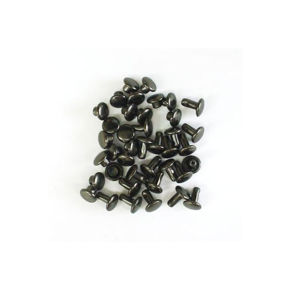 頭(メス)の直径4.6mm、足(オス)6mmの真鍮製の特小カシメの足並です。真鍮製。両面タイプ。つけた革や布の裏側が、表と同じように綺麗に仕上ります。軸径2mm。革や布の厚みが厚み4mm程度のものにお使いください。3mm以上の場合は足長タイ...