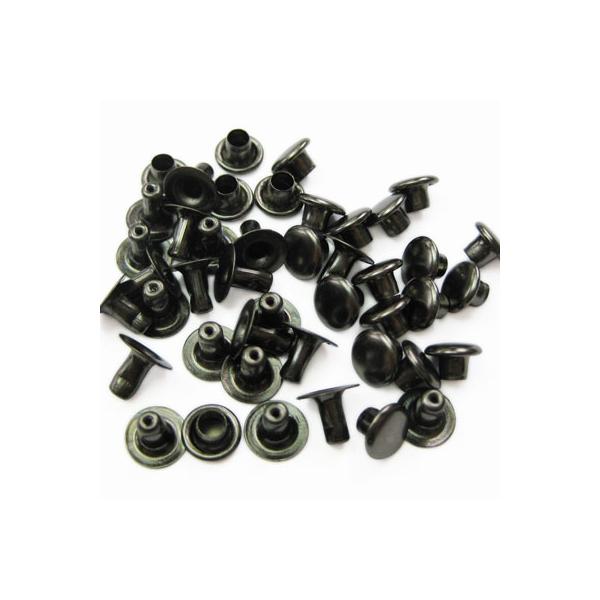 布や薄い革にお勧めの片面カシメです。カシメ足が、通常の小カシメのものよりも比較的短いため、取り付けるとカシメの頭が飛び出る、取り付ける対象が薄いものの場合にご検討ください。革や布の合計厚みが最大3.5mmまでの場合におすすめしています。カシ...