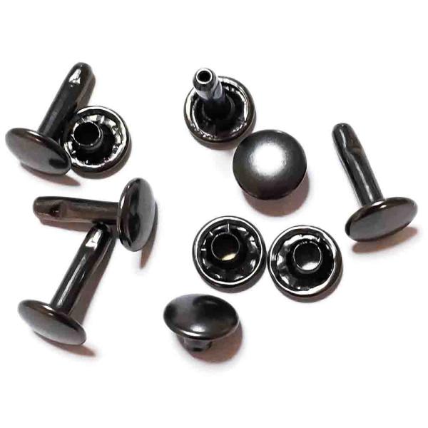 頭(メス)の直径9mm、足(オス)14.5mmの真鍮製の大カシメの超長足です。鉄製。両面タイプ。足軸径3mm。革や布の厚みが厚み11.5mm以下のものにお使いいただける特殊なカシメになります。