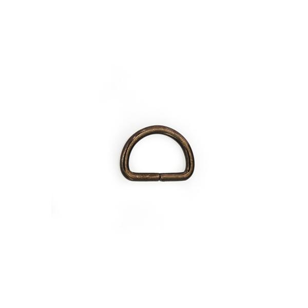 通し幅18mmの大きいサイズのDカン金具。外径寸法：約24×18mm。線の太さ3mmの鉄線を曲げて半円の形にしています。線の先端は溶接していません。鉄製の本体に、ニッケル、アンティーク、黒ニッケルの鍍金をかけて仕上げています。