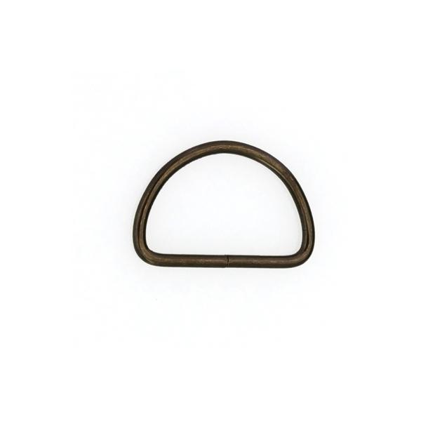 通し幅35mmの大きいサイズのDカン金具。外径寸法：約41×30mm。線の太さ3mmの鉄線を曲げて半円の形にしています。線の先端は溶接していません。鉄製の本体に、ニッケル、アンティーク、黒ニッケルの鍍金をかけて仕上げています。