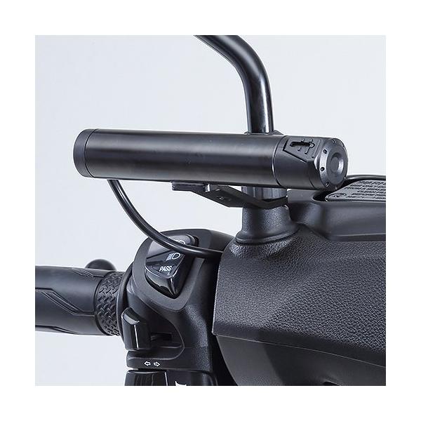 ハンドル周辺の装着物（ナビ、スマートフォン、ETC、等）の取り付けに便利なマルチバーミラー取付部にスマートフォンフォルダー等が装着できるマルチバーステー。ステー側面にはスマートフォン等の充電に便利なUSB電源ポートを1口設置。◆対応車種：Y...