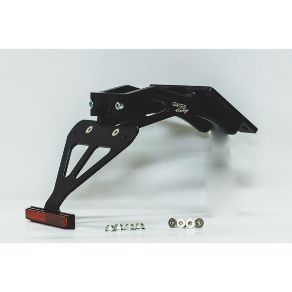 2019年モデル　YZF-R25にフェンダーレスキットが登場。すべてがアルミ削り出しのパーツで構成された高級感あるパーツに仕上がっています。純正の物に比べスッキリとしたスタイリッシュな印象になるのはもちろんの事、アルミ削り出しパーツによる重...