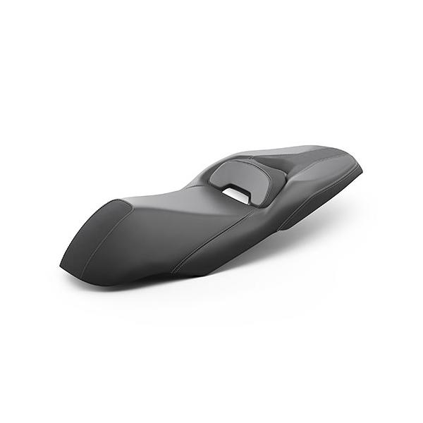 スタンダード車両に比べ、乗車時の足つきが約40ミリダウンするローダウンシート。メインライダー側のシート下収納容量を減らした新設計ボトムプレートにより、クッション厚を確保しながらシート高を下げ、乗り心地を確保しつつ足つき性を向上します。◆適合...