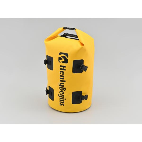 大切な荷物を泥や雨から守る防水バック持ち運びに便利な3wey防水バックパック。出し入れ口は防水性の高いロールトップ、縫い目の無いシームレス高周波熱圧着で水の侵入を防ぎます。付属の固定ベルトで車体装着も可能。・カラー：イエロー・容量：30L・...