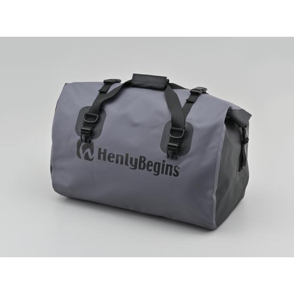 大切な荷物を泥や雨から守る防水バック出し入れ口は防水性の高いロールトップ、縫い目の無いシームレス高周波熱圧着で水の侵入を防ぎます。付属の固定ベルトで車体装着が可能。・カラー：グレー・容量：60L・最大積載重量：14kg・サイズ：H350×W...