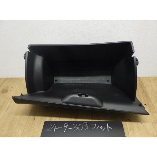 **** 商品説明を必ずご確認ください ****部品管理番号：202409030370210部品名：グローブBOX部品メーカー品番：77500-T5A-00部品区分：リサイクル品車名：フィット車両タイプ名：5ドアハッチバック通称型式：GK4...