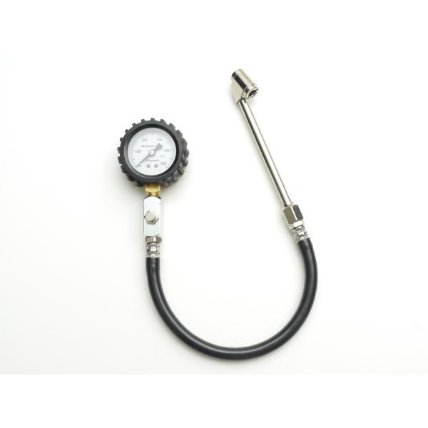 商品名：レーシングエアゲージ仕様：文字盤直径 約50mm（2インチ）表示単位：kPa(キロパスカル)最小目盛：10kPa(0.1kgf/cm2)測定(表示)範囲：0〜500kPa重量：約280g/ホース 約300mm米式バルブ専用チャック。...