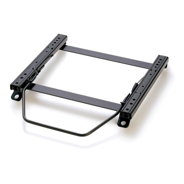 商品名：Super Seat Rail XRメーカー：ミツビシ車種：エクリプス型式：D32A/D38A年式：1995/09〜駆動：適合詳細：取付位置：左側(助手席側)仕様：下止め専用／STRADIAタイプXLリクライニングシート専用シートレ...