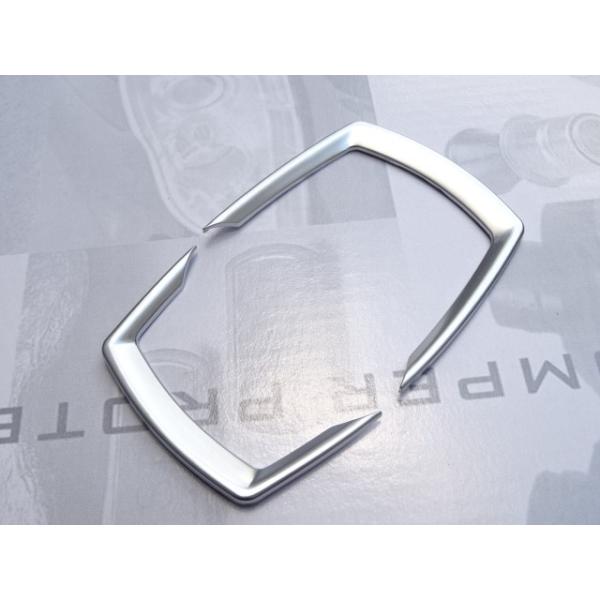 ●商品説明 商品説明＞　大好評♪高品質♪売り切れ御免！！新アイテム♪ＢＭＷ　F20　F22　F23用コントロールコマンドカバー(マットシルバー)になります。（スイッチ形状を画像にご確認下さい。違う場合は取り付け不可になります）最近流行りのマ...