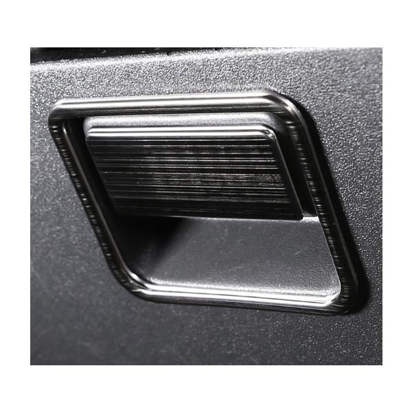 ＜＜商品説明＞＞　大人気！大好評！！ニューアイテム！！！トヨタFJクルーザー（2010(平成22)年12月〜2018(平成30)年1月）用グローブボックスパネル（黒）になります。新アイテムになります♪もちろん一台分ワンセットのお値段になりま...