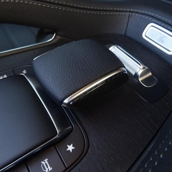 商品説明＞　大人気♪大好評♪新アイテム♪のベンツ　W167（2019(令和1)年6月〜）X167（2020(令和2)年3月〜）用アームレストサイドカバー（カーボン調）になります。新アイテムになります♪もちろん一台分ワンセットのお値段になりま...