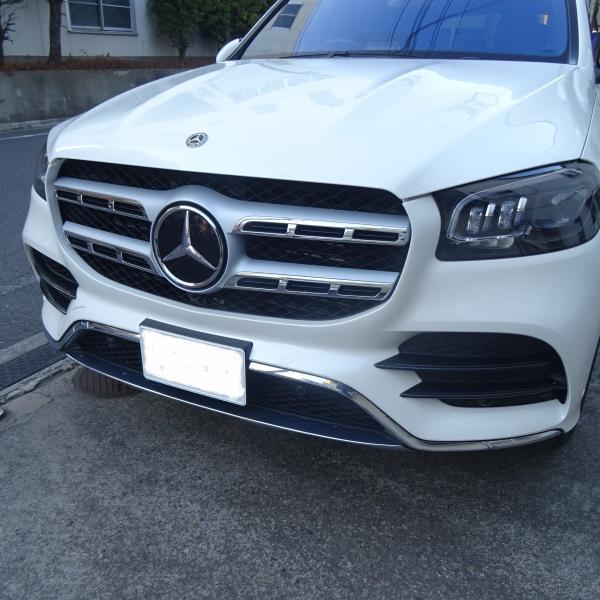 ＜＜商品説明＞＞　大好評！大人気！！ニューアイテム！！！メルセデス　ベンツ　X167（2020(令和2)年3月〜）用　カーボンルック　フロントバンパー　ダクト　フィンモール　カバー（GLS400dはAMGラインのみ装着可能です。）　４ピース...