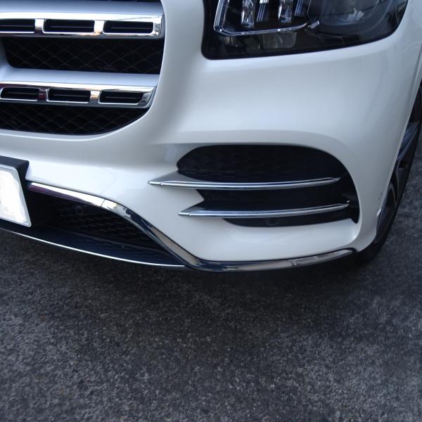 ＜＜商品説明＞＞　大好評！大人気！！ニューアイテム！！！メルセデス　ベンツ　X167（2020(令和2)年3月〜）用　メッキ　フロントバンパー　ダクト　フィンモール　カバー（GLS400dはAMGラインのみ装着可能です。）　４ピースセットに...