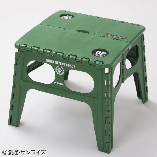 ・「機動戦士ガンダム」シリーズより、ジオン公国デザインの折り畳みテーブル・機動性に優れたフォールディング機能・ドリンクホルダー付き・アウトドアで使用すればコンパクトな飲食スペースに(C)創通・サンライズ【キーワード】アウトドア用品,キャンプ...