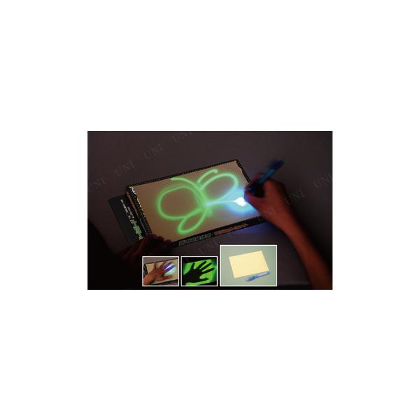 ブラックライトを蓄光シールに照射し、絵を描いたり、影をつけたりする科学キット。マジカルライトペン付！蓄光シールは貼ってはがせる弱粘着タイプですので、壁などに貼り付け可能【キーワード】学校教材,勉強,小学生,自由研究,実験キット,光でお絵かき...