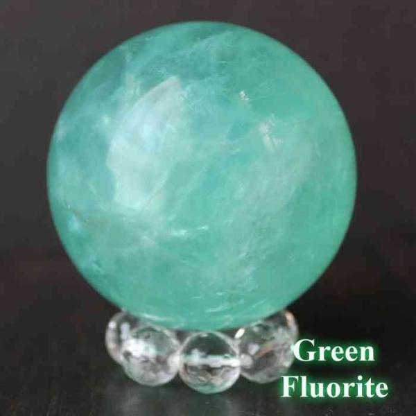 グリーン フロライト 丸玉スフィア 50〜54mm 1個※在庫より1点お選びします1個販売※天然石は自然の贈り物です、人工物ではございませんので、成長過程でのクラック（欠け）やインクルージョン（内包物）が含まれる場合もあります。 形状のばら...