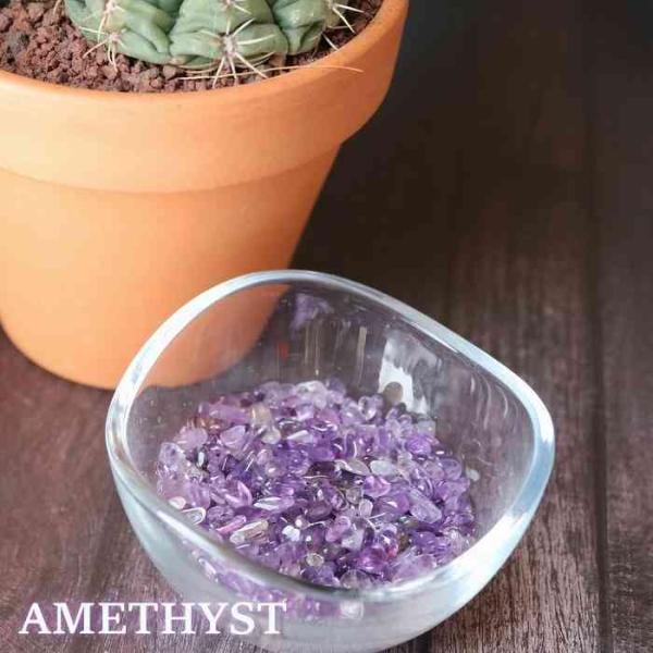 ブラジル産 さざれ石 高品質 アメジスト 極小粒 50ｇ※クリックポストは800ｇまで。　クリックポスト複数口も賜れます。（備考欄へ記載）紫水晶は浄化にお使い頂ける他、インテリア等にもお使い頂けます。オルゴナイト ハーバリウム アクセサリー...