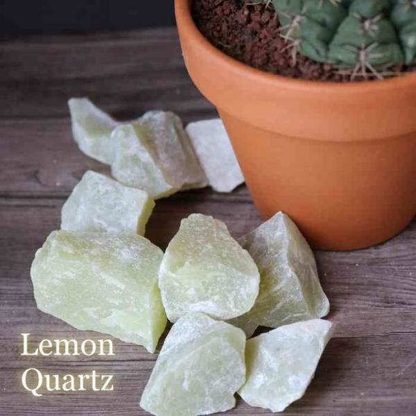 レモンクォーツ 原石 50g 天然石 アロマストーン オルゴナイト インテリアサイズ 1つ辺り10〜50ｇ程度になります。サイズが均一ではありません、1つの場合もございます。アロマストーンとしての使い方器等に原石を置き、アロマオイルを数滴垂...