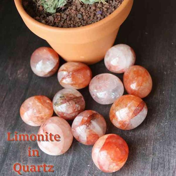 リモナイト ライモナイト Mサイズ タンブル 20〜30ｇ 1個リモナイトの持つ効力は、所有者の持つ不安な感情やネガティブな気の流れをポジティブなものに変換する力を持っており、物事の判断に自信が持てない時や、後ろ向きな考えに囚われている時な...