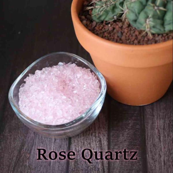 極小粒 ローズクォーツ 天然石 さざれ石 100グラム ローズ クォーツ オルゴナイト ネイル 手入れも簡単で100ｇで２〜３本のブレスレットを浄化することが可能です。お部屋の浄化やインテリアとしてお使い頂けるほか、小瓶やカクテルグラスに入...