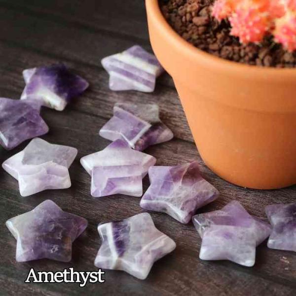 アメジスト ドリームアメジスト ケープアメジスト スター カービング 1個 29x29x8mm平均サイズ２月の誕生石アメジストは愛の守護石として親しまれています。アメジストは水晶に鉄分と熱が加わり紫色になっているんです。この綺麗な紫色は霊格...